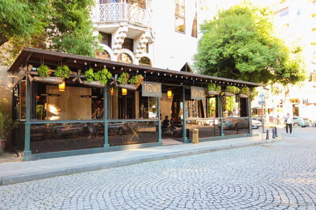 Batumi! Events, restaurants, hotels